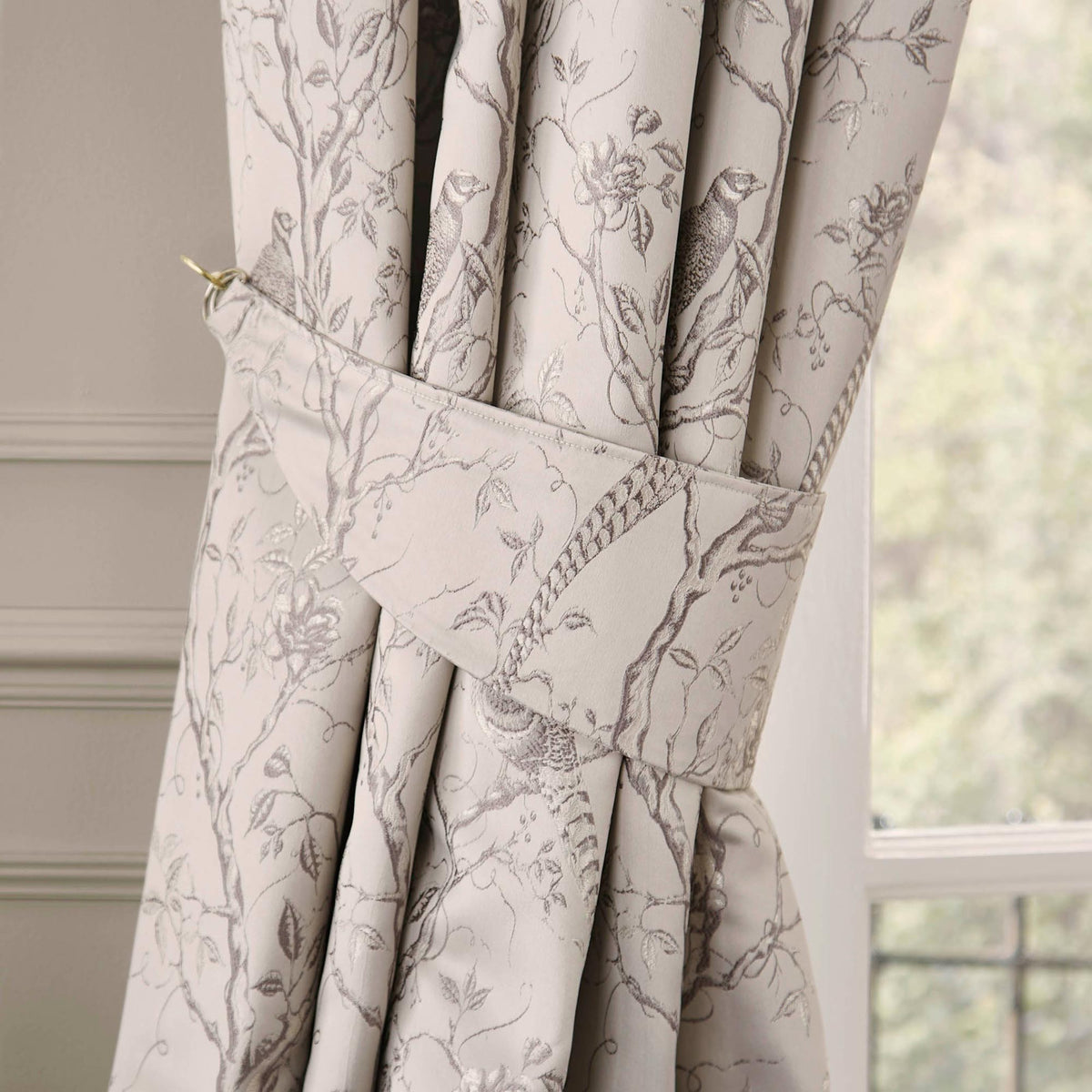 Ashley Wilde Ashridge Oyster Curtains – LTB Furniture